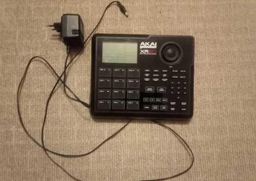 Бит-машина Akai XR20