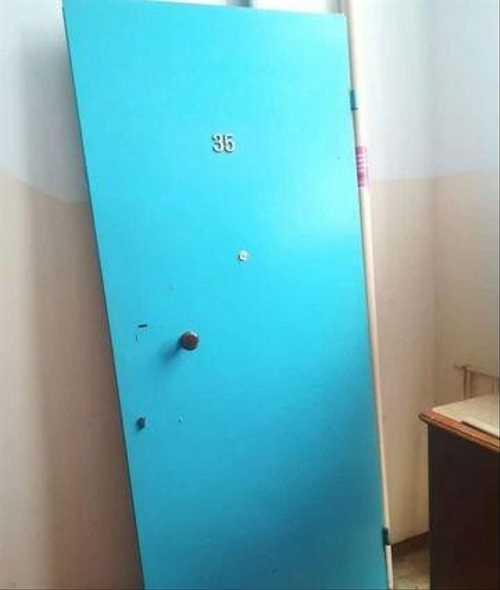 Входная железная дверь