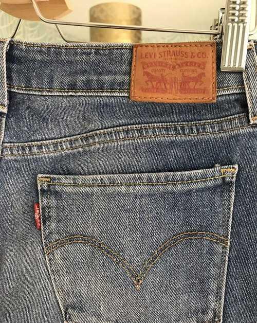 Джинсы Levis