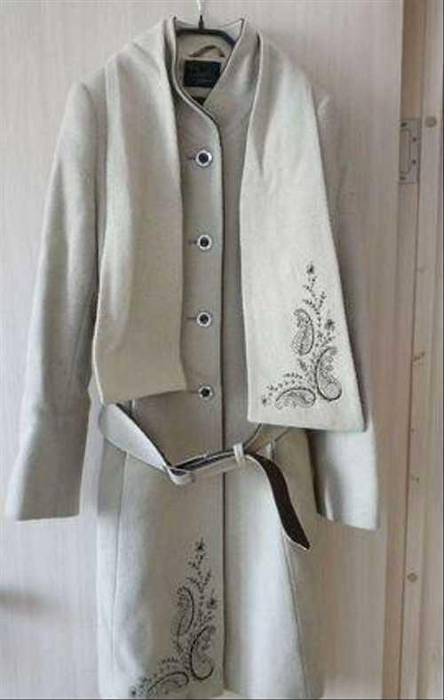 Кожаный плащ, кашемировое пальто, костюм 3ка р. 46