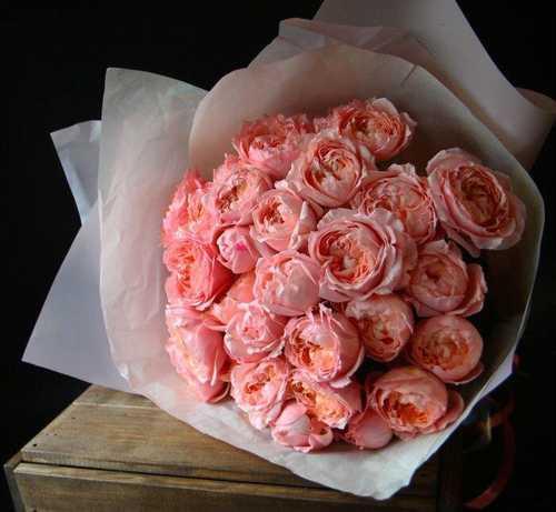 Букет из кремовых пионовидных роз (39 шт)