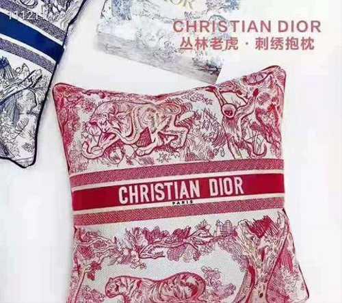 Подушки Christian Dior