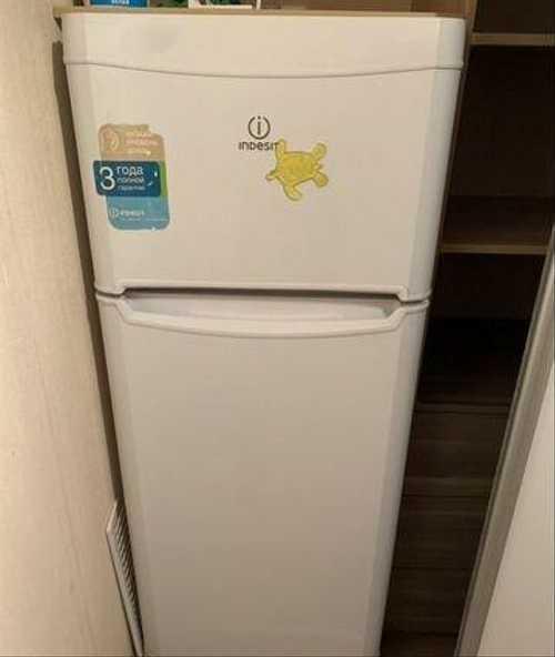 Холодильник бу indesit t14r