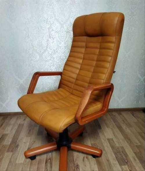 Кресло кожаное руководителя/офисное