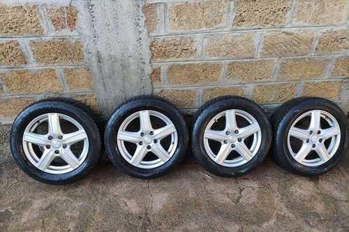 Колеса: диски R16 5x114,3 ET45;шины R16,215/55