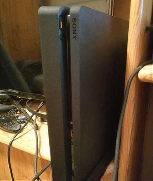 PlayStation 4 Slim 500gb + Horizon: ZD и R6 Siege