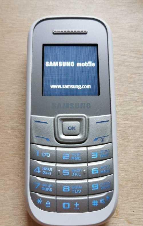 Телефон кнопочный Samsung GT-E1200белый