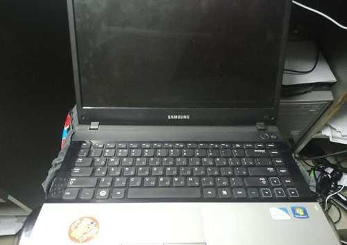Ноутбук Samsung NP300E4A