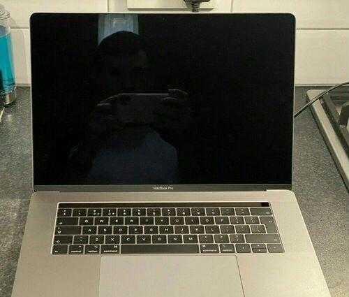 Apple MacBook Pro 15.4" 2019 i9, 32gb, 1tb ssd