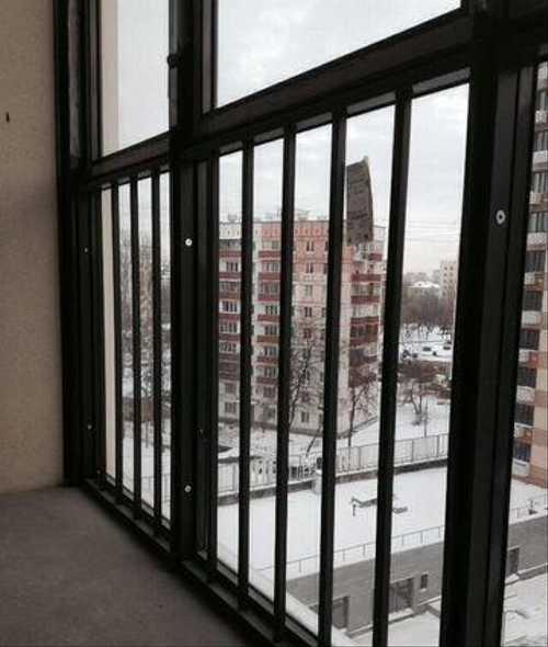 Балконное окно (стекло в пол)