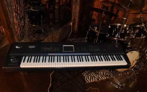 Продаю Korg triton extreme 88