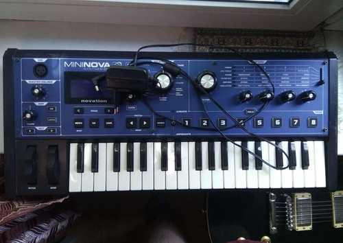 Синтезатор Novation mininova