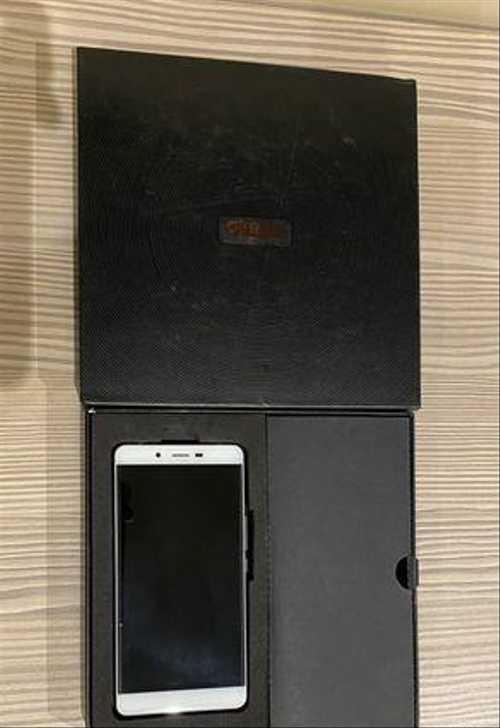 Телефон Ginzzu s5040