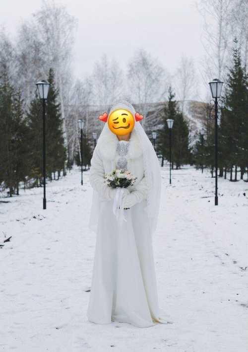 Платье на никах