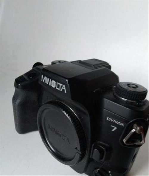 Плёночная зеркальная фотокамера Minolta Dynax 7