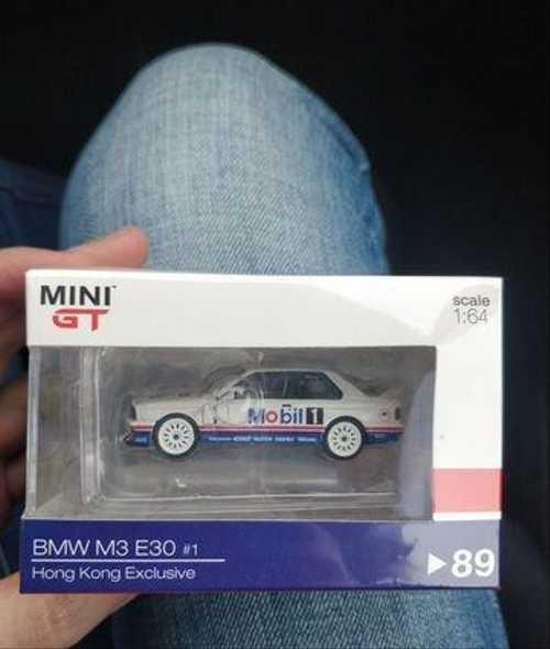 Коллекционная модель 1:64 Mini GT BMW M3 E30