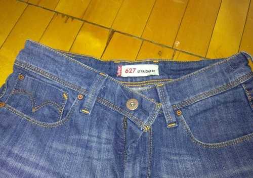 Levi's