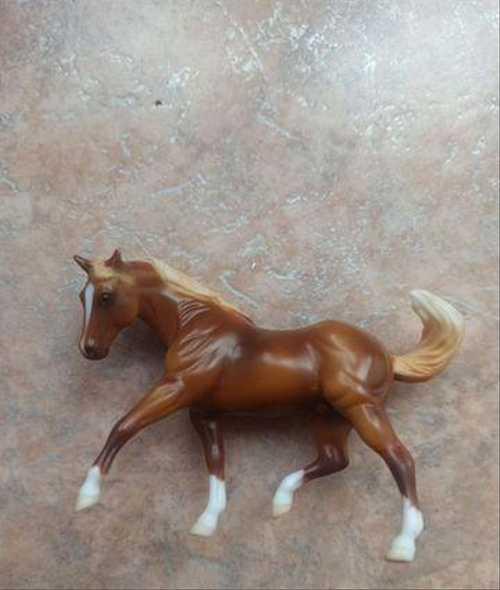 Лошадь Breyer