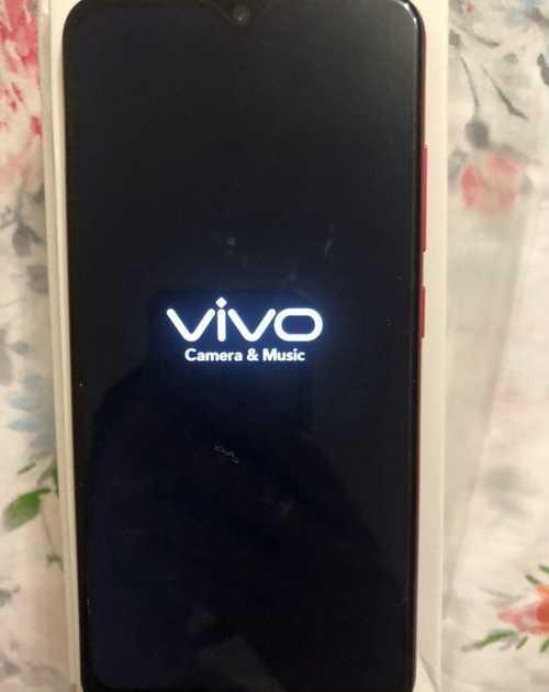 Телефон Vivo Y93