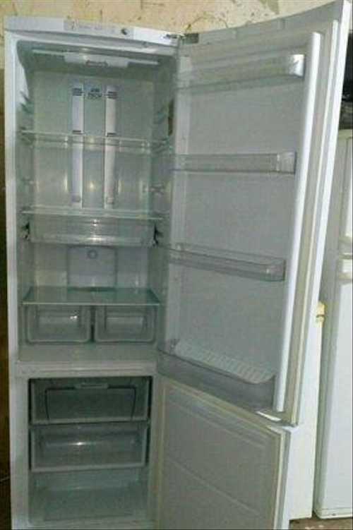 Hotpoint ariston no frost. Холодильник Аристон Хотпоинт двухкамерный. Холодильник Аристон Hotpoint двухкамерный. Холодильник Аристон двухкамерный ноу Фрост. Холодильник Аристон Hotpoint двухкамерный 2014 года.