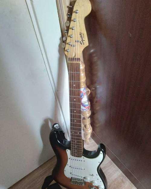 Электрогитара Squier bullet strat