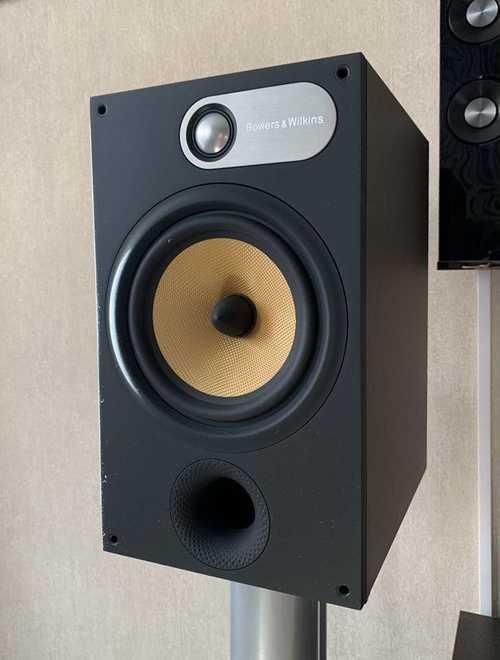 Bowers & Wilkins 685