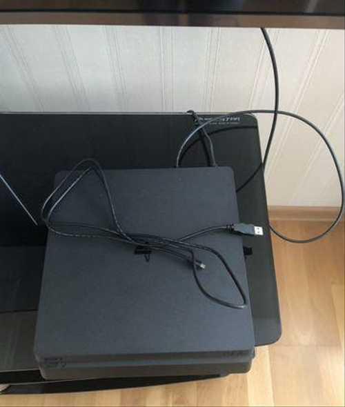 Игровая приставка PlayStation 4 slim