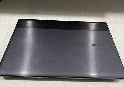 Ноутбук Samsung NP300E5C