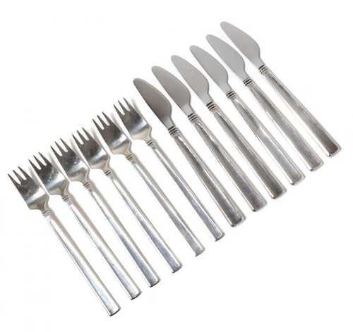Серебряные десертные вилки и ножи на 6 пер, 12 пр