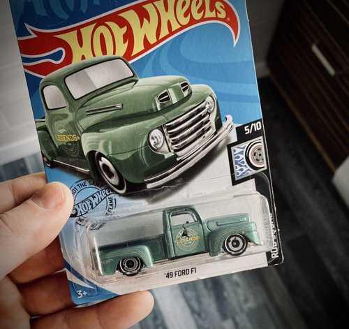 Бракованный Hot Wheels