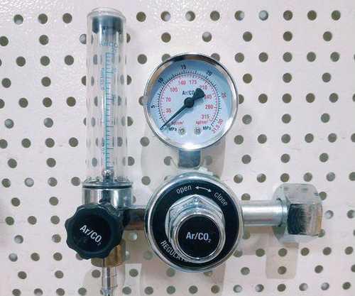 Редуктор с расходомером (Ar/CO2)