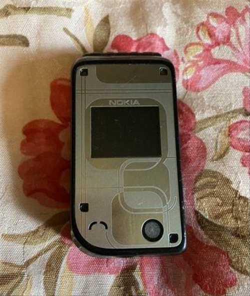 Телефон Nokia 7270 2004 год