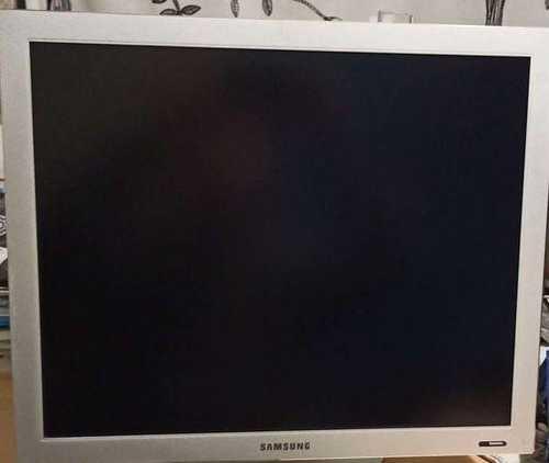 Монитор Samsung SyncMaster 193P plus