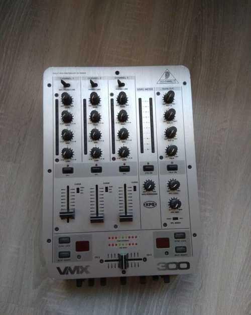 Микшерный dj пульт Behringer VMX300