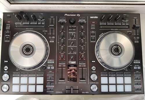 Контроллер Pioneer DDJ-SR2
