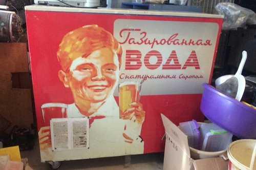Шкаф стойка на колёсах