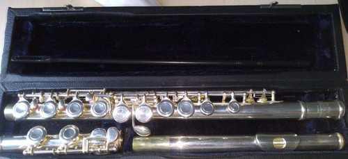 Продам флейту Roy Benson Flute FL-202E
