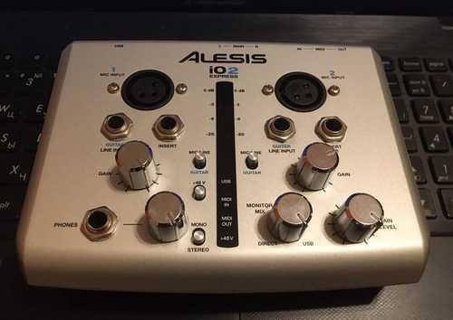 Внешняя звуковая карта Alesis iO2 Express
