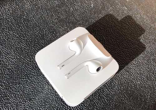 Наушники Apple EarPods lightning