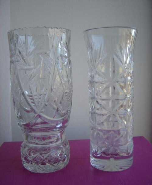 Две хрустальные вазы