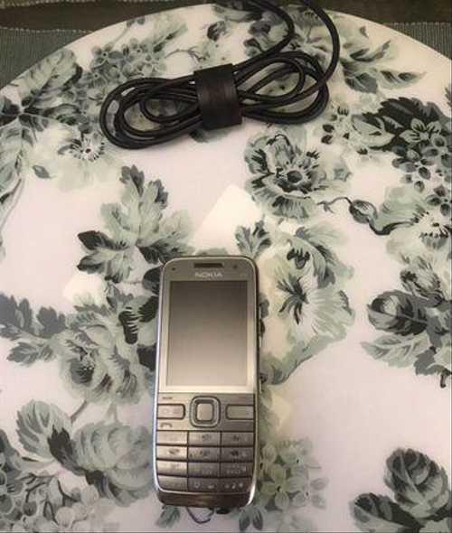 Телефон Nokia E52