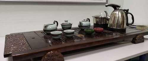 Стол с набором посуды для Китайской чайной церемон