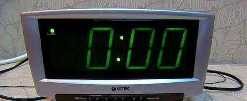 Электронные часы - радиоприемник с подсветкой