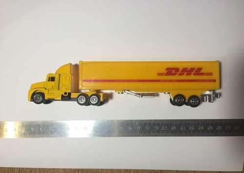 Модель грузовика DHL Freightliner