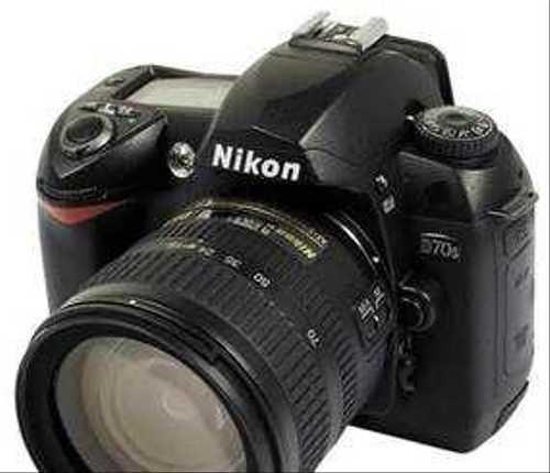 Зеркальная камера Nikon D70S с объективами