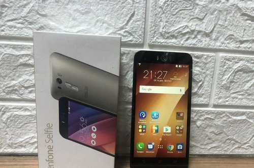 Телефон asus Zenfon Selfie ZD551L