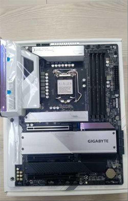 Материнская плата gigabyte Z590 vision G