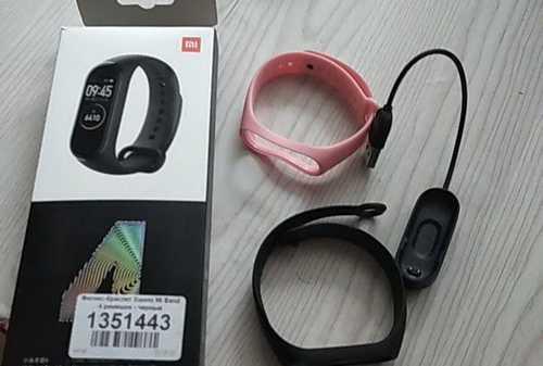 Ремешок и зарядка для Xiaomi Mi Band 4