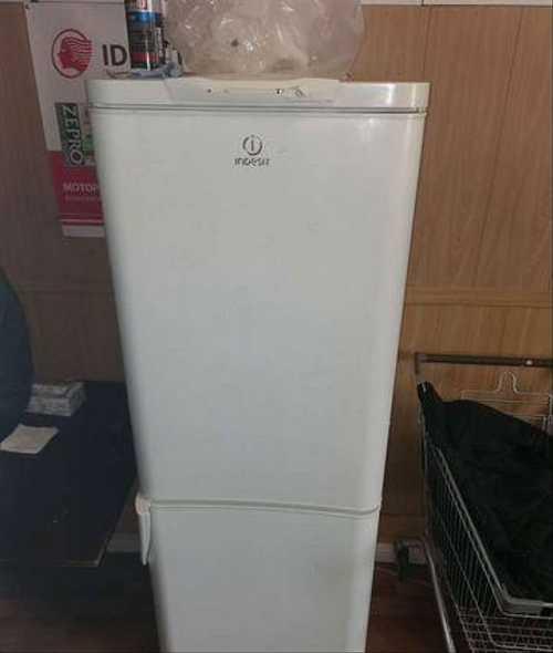 Холодильник Indesit c132g