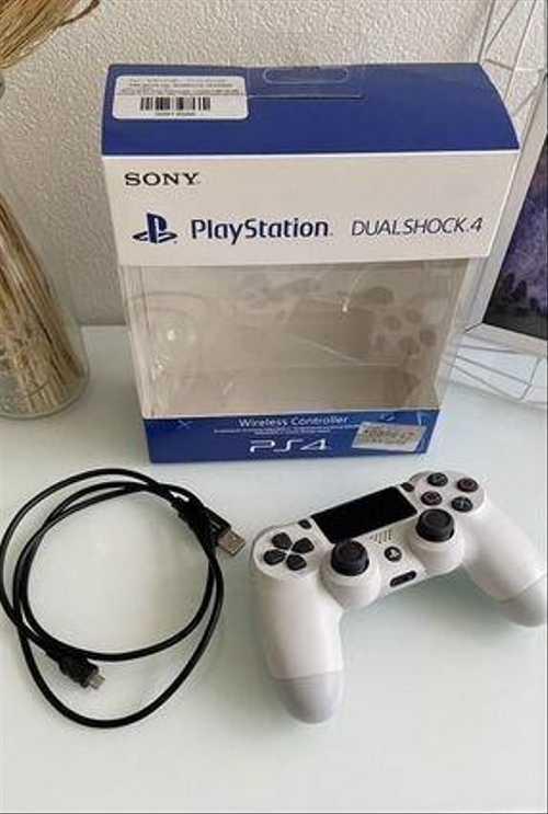 Джойстик Sony PlayStation Dualshock 4 белый